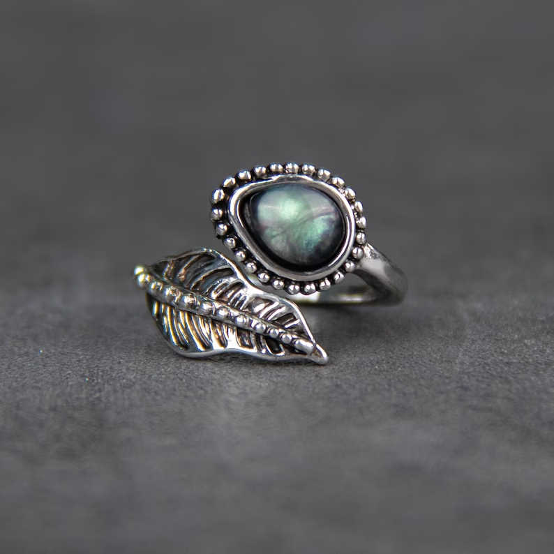 Vintage Adjustable Dark Ring – Amelia Jewelry