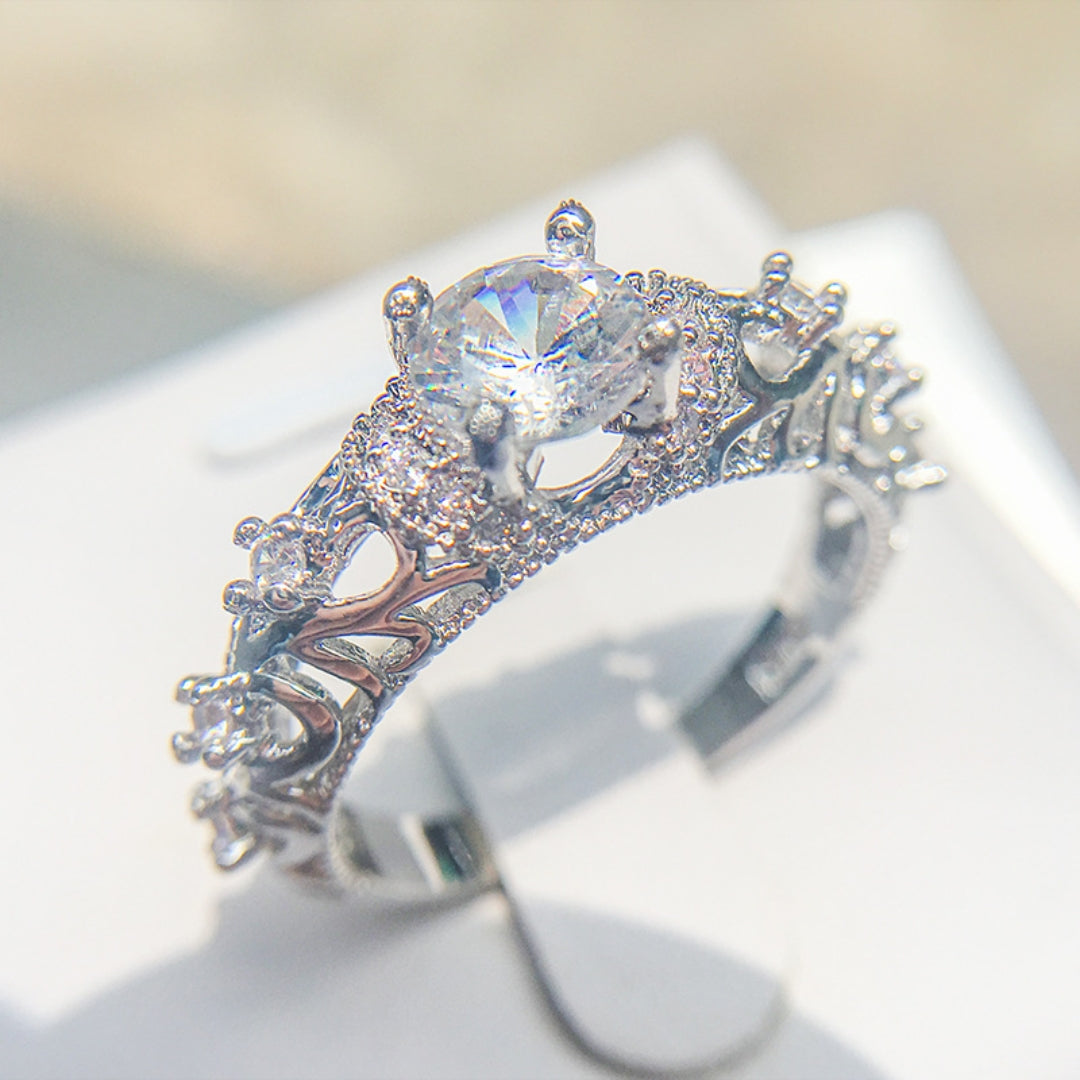 Luxury Zircon Ring in Silver – Amelia Jewelry