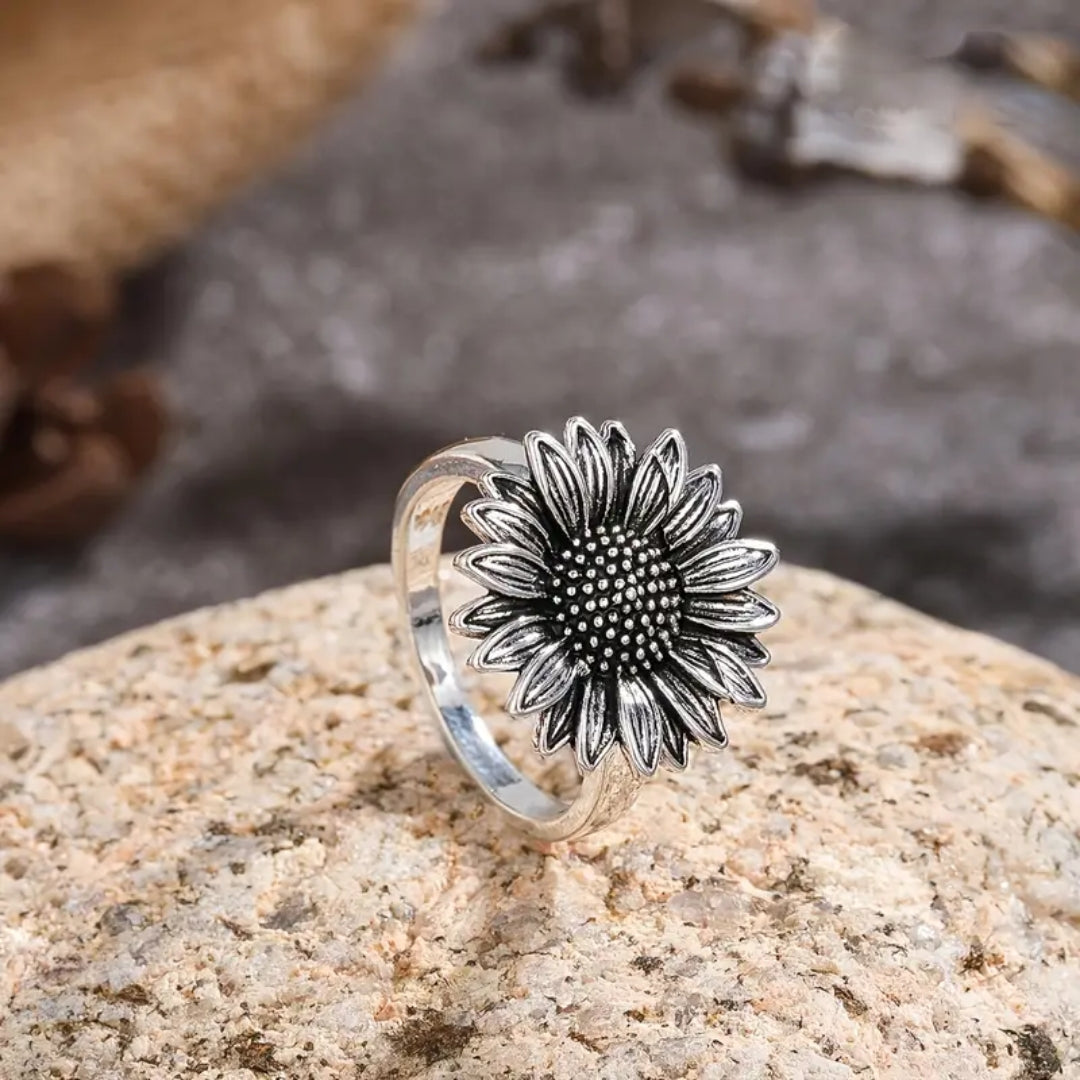 Silvered Sunflower Ring – Amelia Jewelry