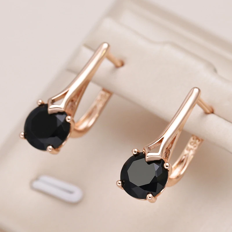 Elegant Earrings with Black Crystal in Gold – Amelia Jewelry