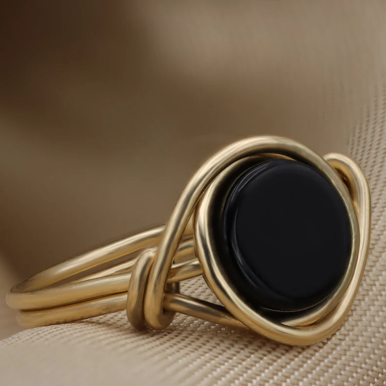 Vintage Black Stone Gold Ring – Amelia Jewelry