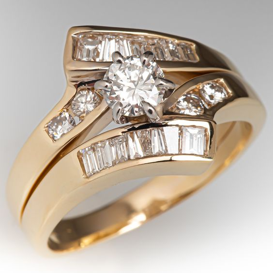 Vintage Bright Gold Elegant Ring – Amelia Jewelry