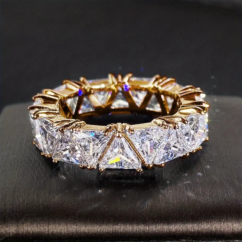 Inlaid Bright Crystal Gold Ring – Amelia Jewelry